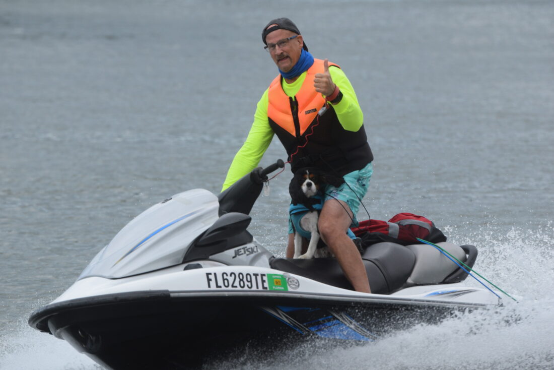 ‘Ollie the Do-Good Dog’ takes to river to raise money to help no-kill ...